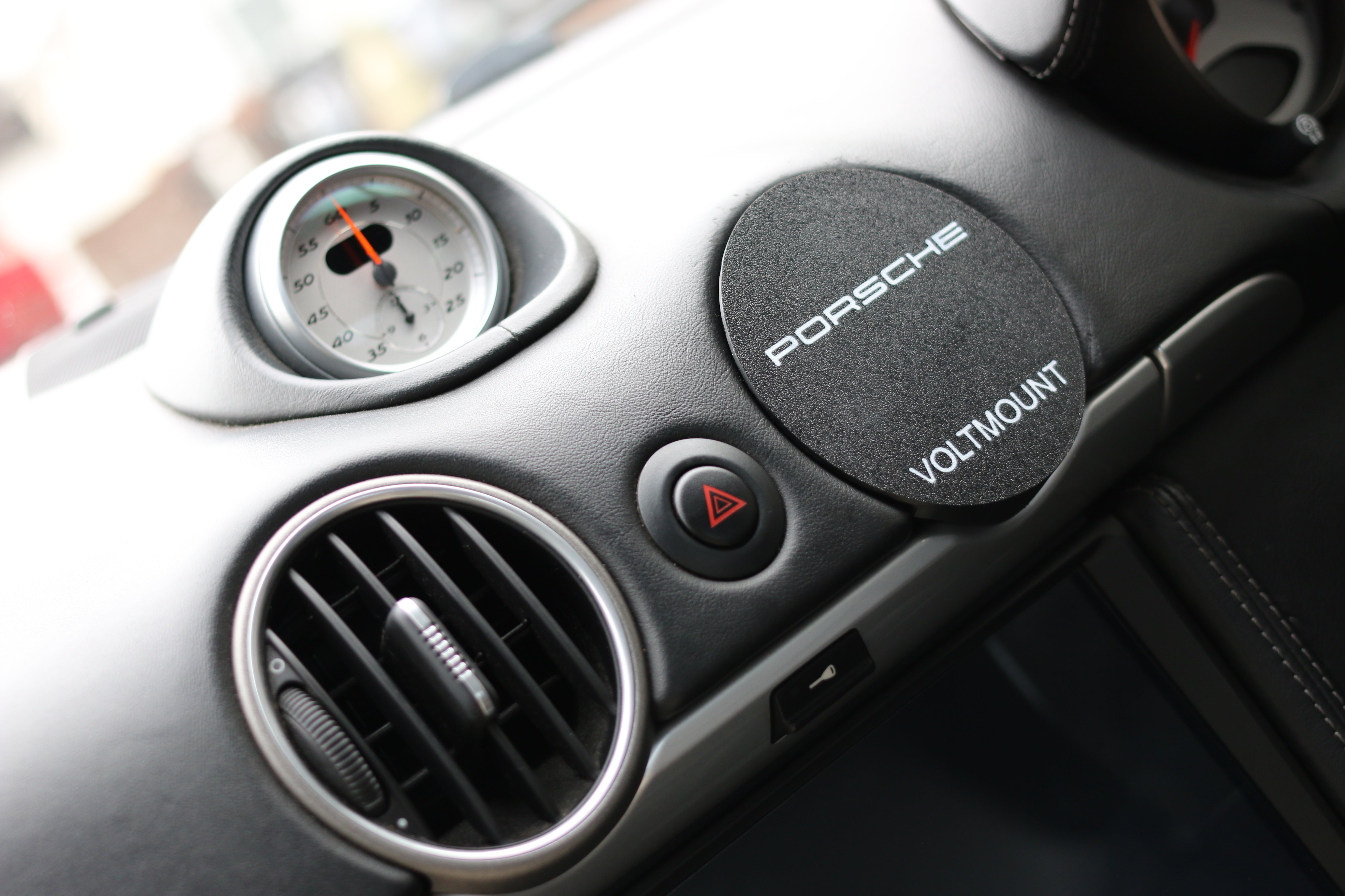 987 Boxster Cayman MagSafe Charger Phone Holder – VMount